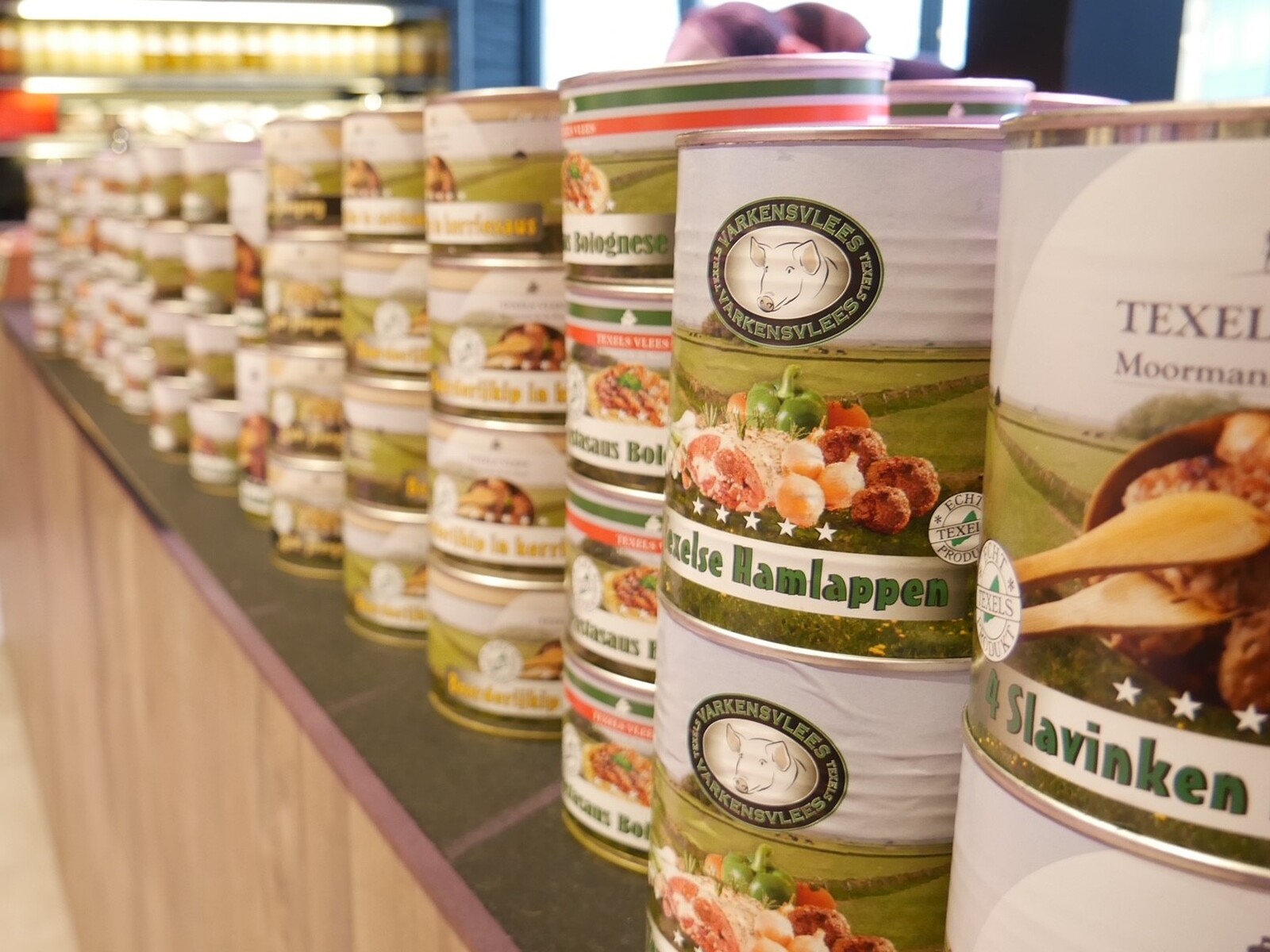 Ambachtelijke slager 'in blik' mee op vakantie • Nieuws - SlagersVak